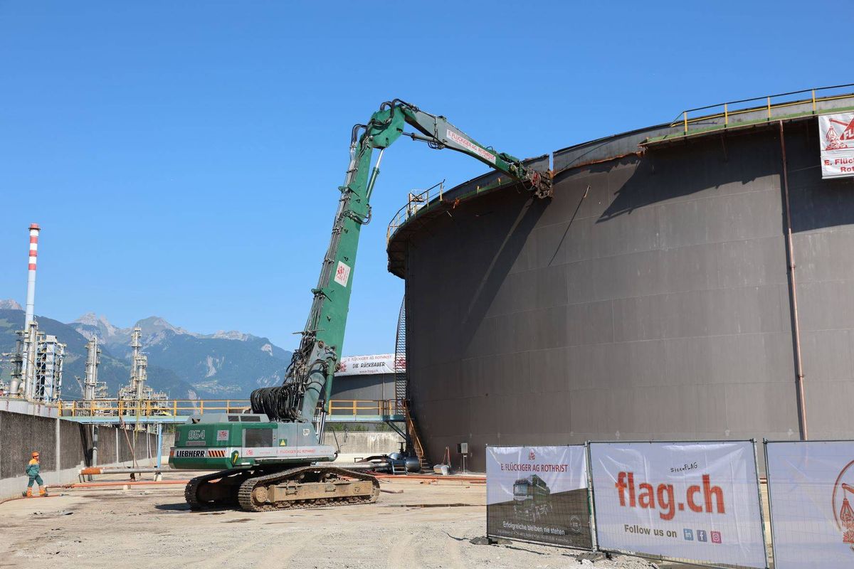 Début des travaux de démantèlement de la raffinerie de Collombey-Muraz ...